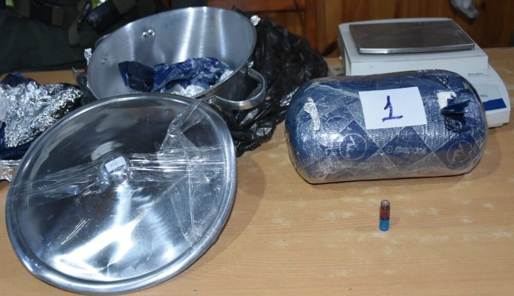 Controlan una encomienda, detectan un peso excesivo y descubren 2 kilos ...