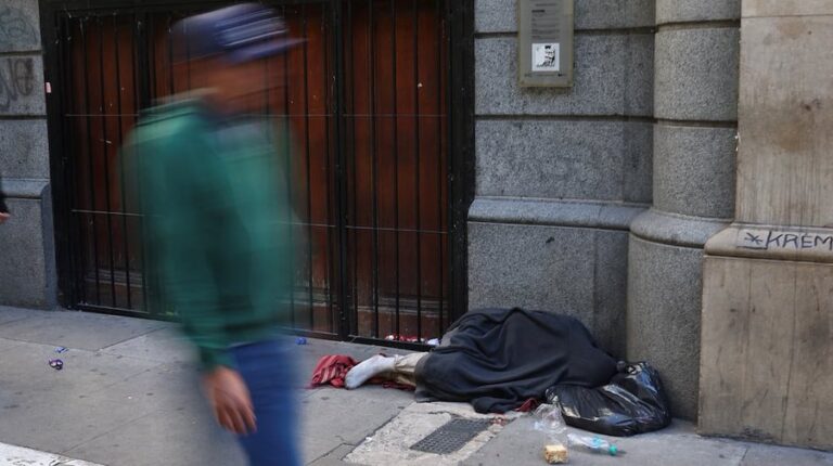 Así está Linda Hamilton a los 68 años, la legendaria guerrera Sarah ...